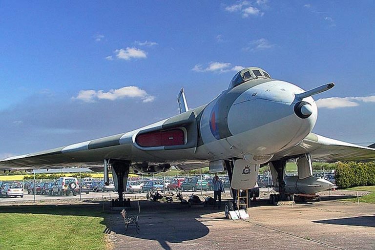 Avro Vulcan B2 - Walk Around - es