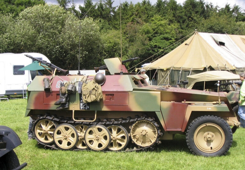 Sd.Kfz. 250 - Light armoured half-track - NET-MAQUETTES