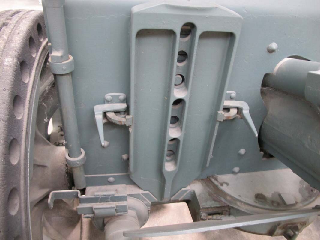 47 mm APX anti-tank gun - Photos & Videos - NET-MAQUETTES