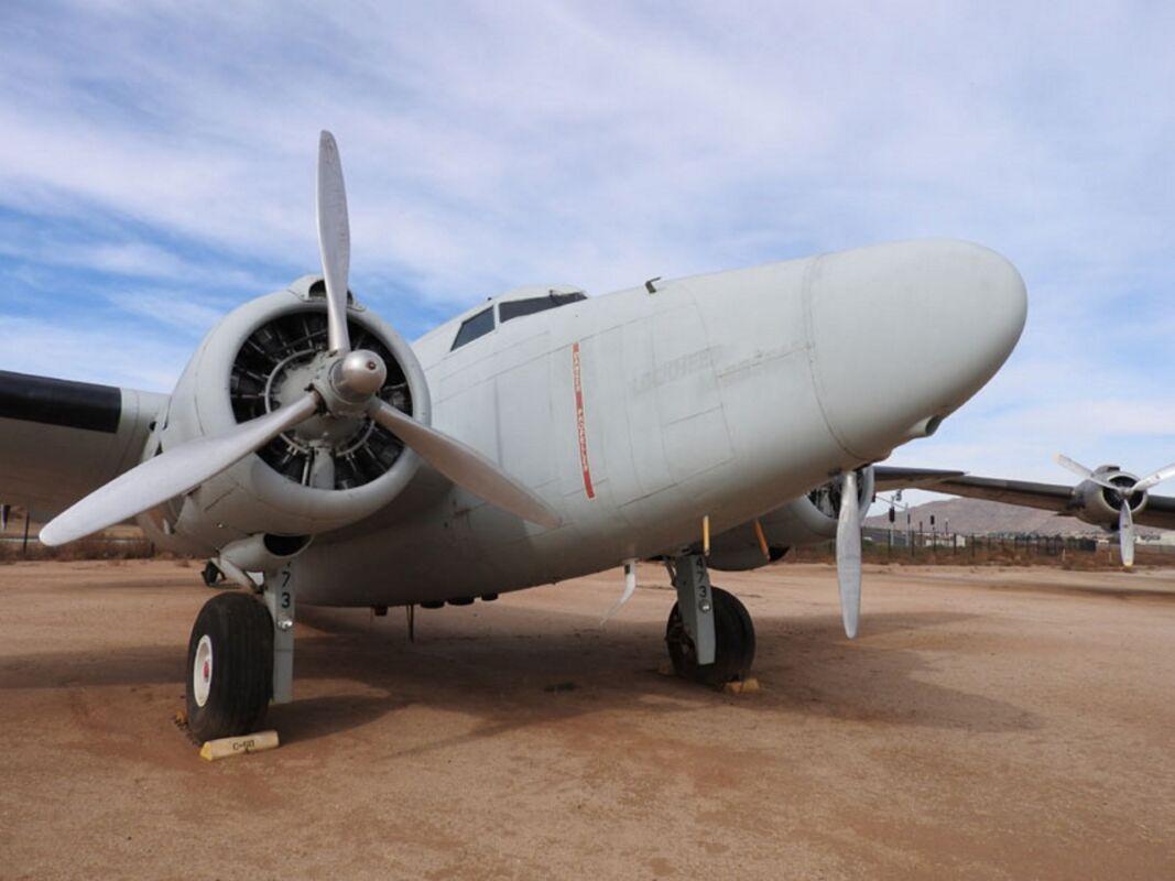 Lockheed Model 18 Lodestar - Photos & Video - NET-MAQUETTES