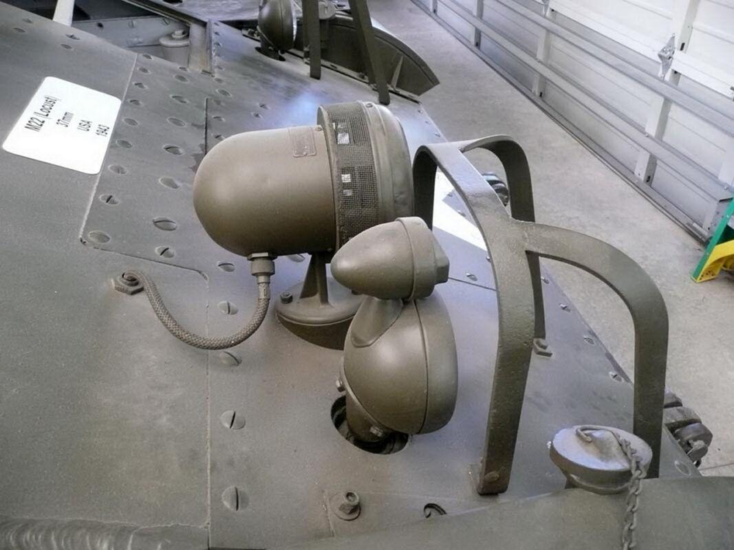 M22 Locust - Walk Around - NET-MAQUETTES